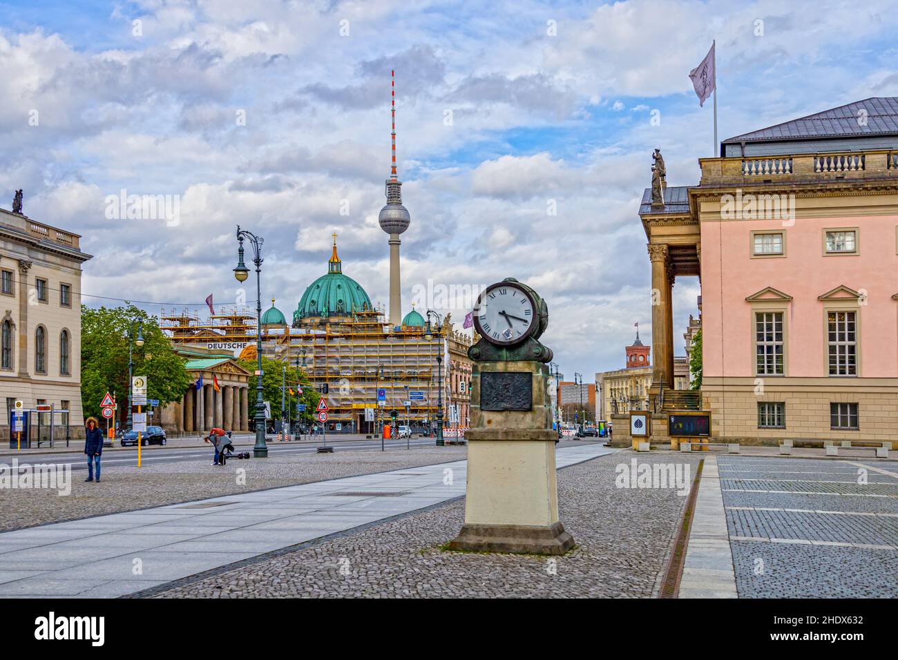 Unter den lindens hi-res stock photography and images - Alamy
