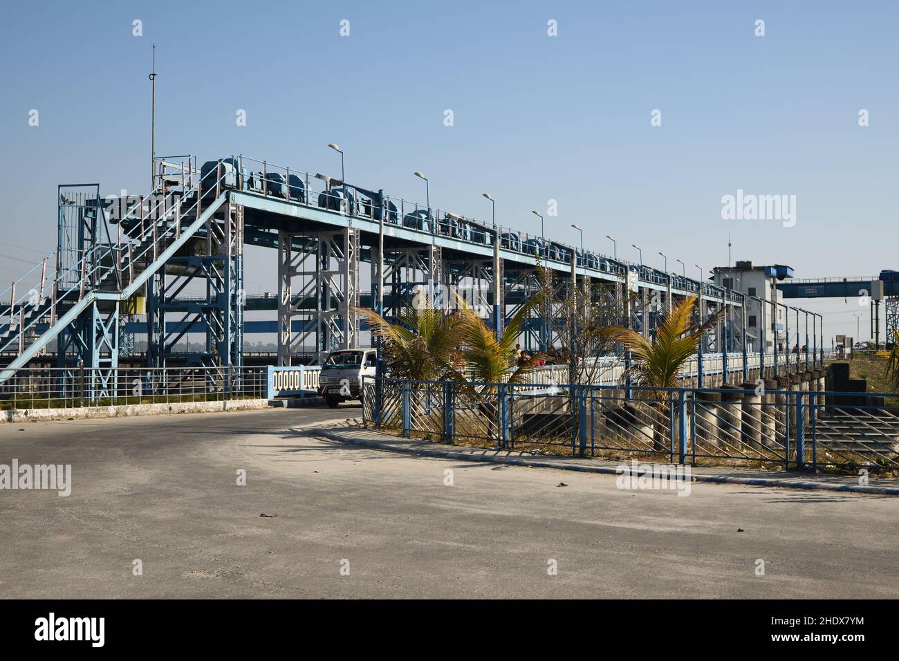 Lock gate of Teesta Mahananda link canal at Gajaldoba. Jalpaiguri, West ...
