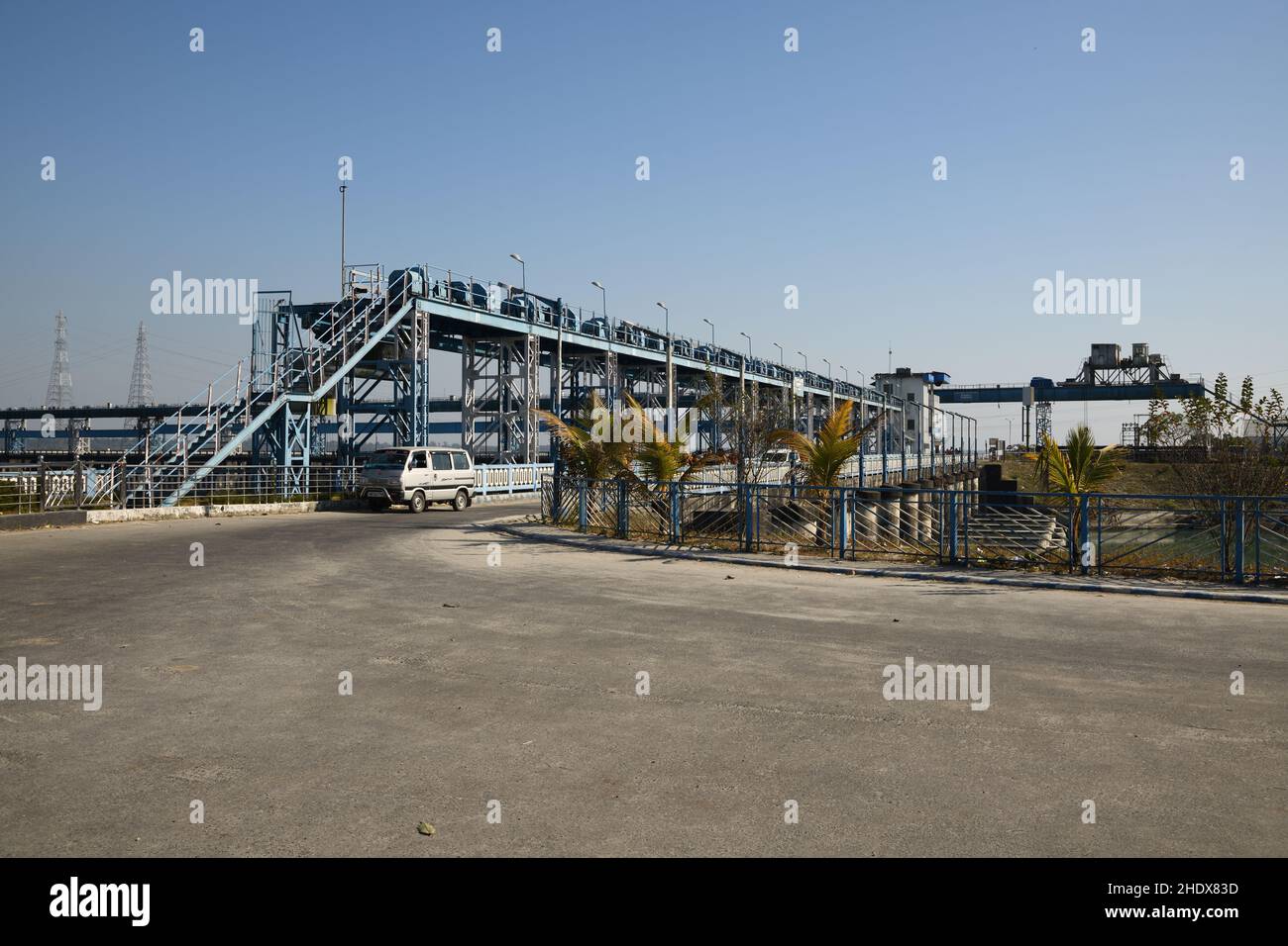 Lock gate of Teesta Mahananda link canal at Gajaldoba. Jalpaiguri, West ...