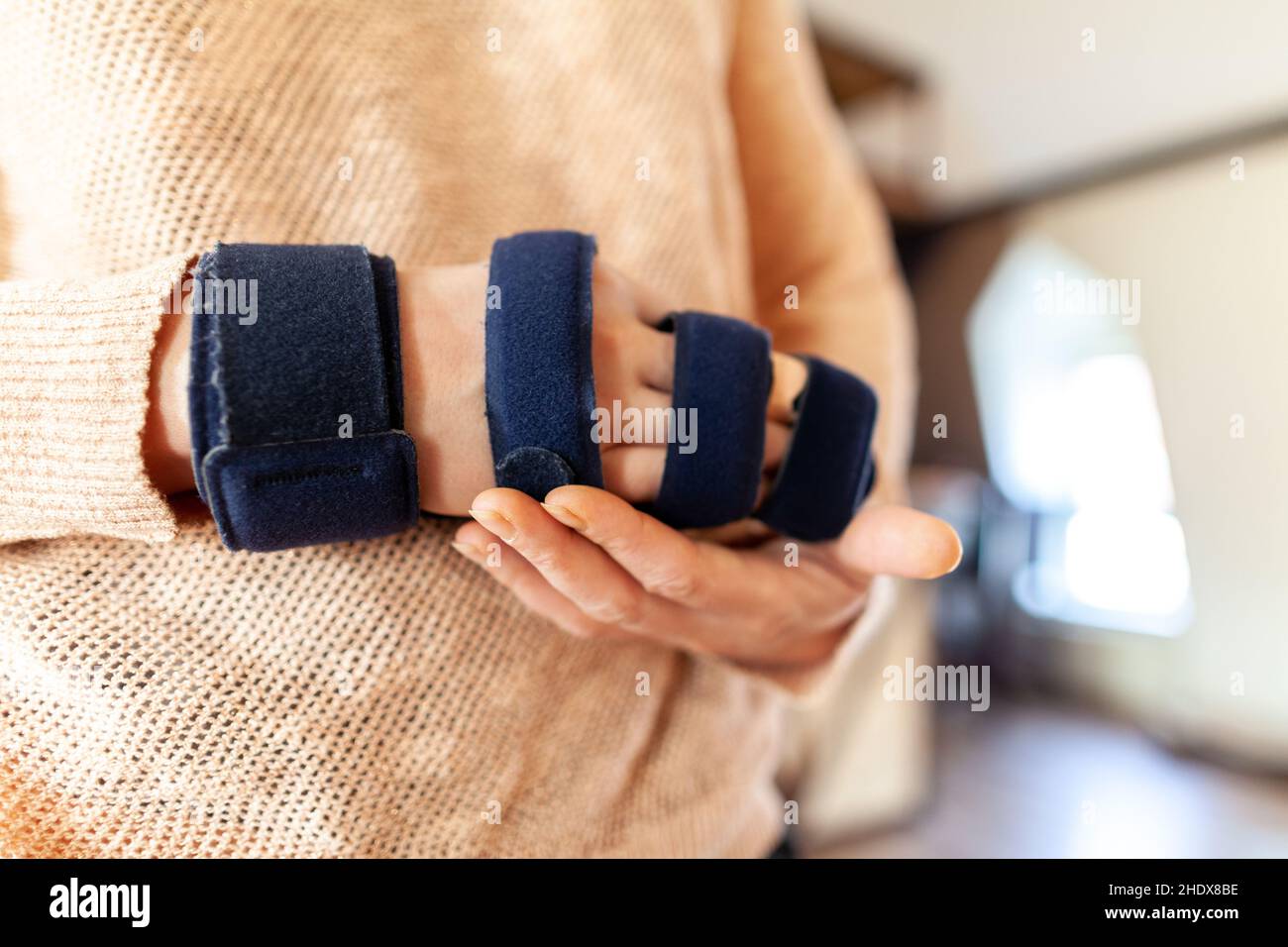 Wrist splint hi-res stock photography and images - Alamy