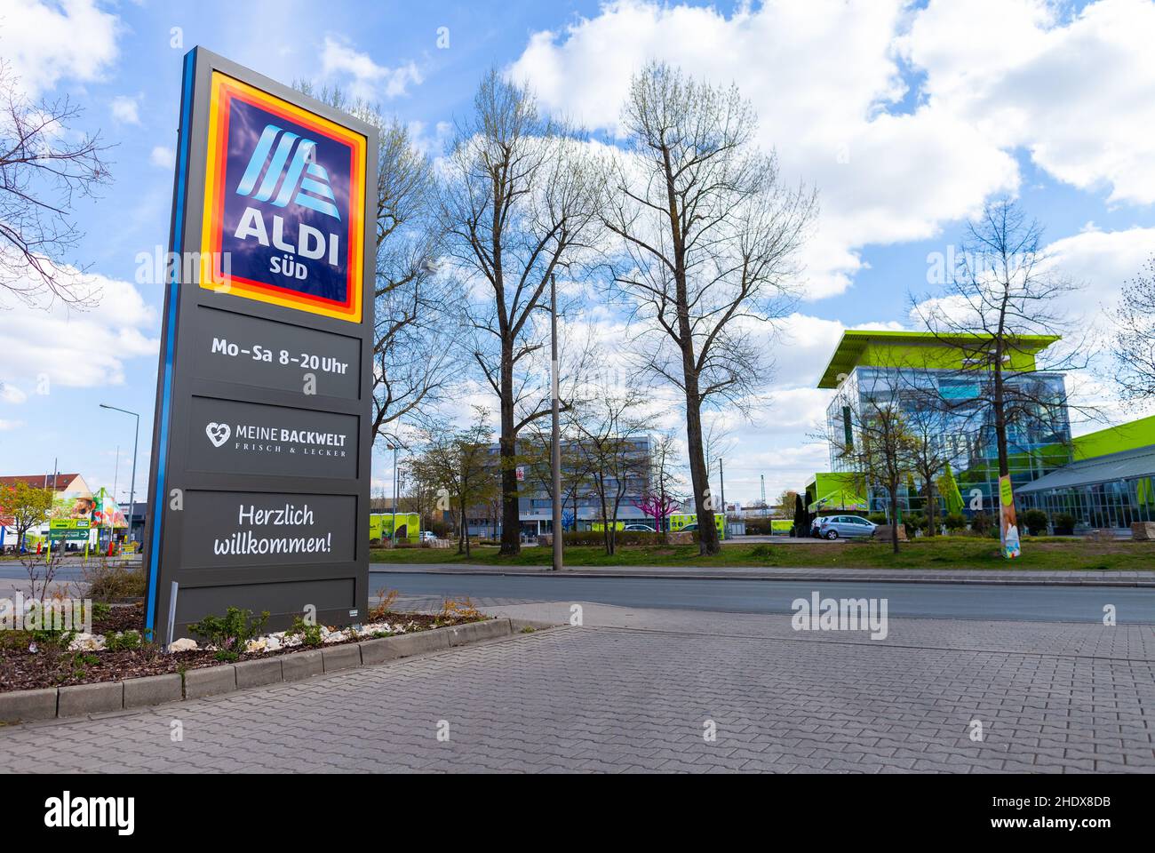 Grocery discounters hi-res stock photography and images - Alamy