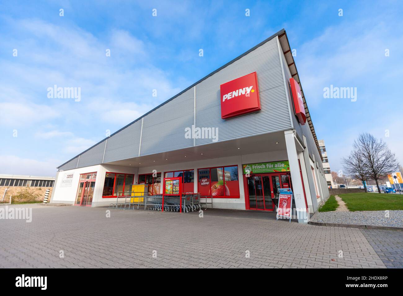 Supermarket entrances hi-res stock photography and images - Alamy