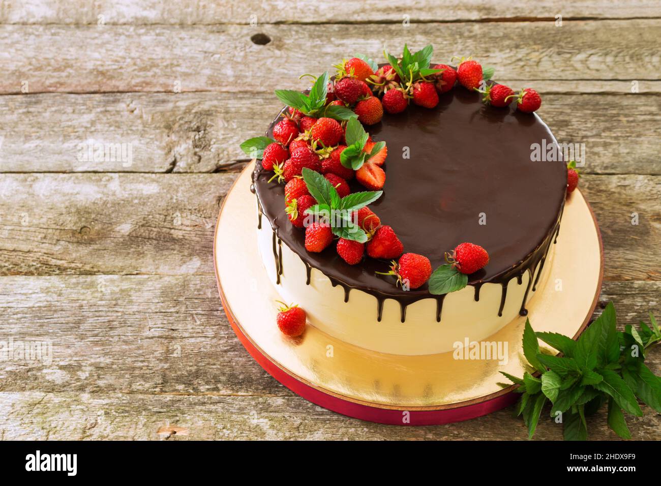 chocolate coating, cake, cream cake, chocolates, cakes, cream cakes ...