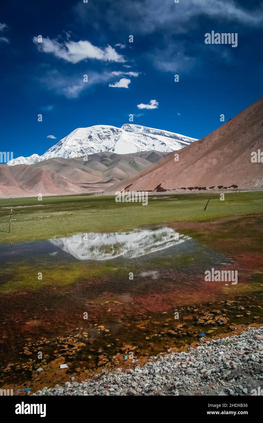 Chinas landscapes hi-res stock photography and images - Alamy