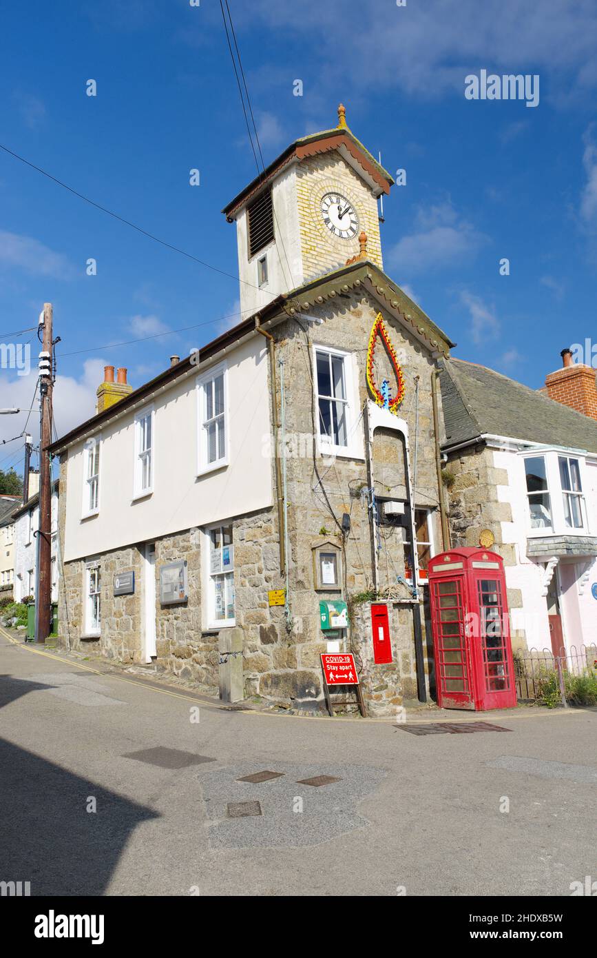 Mousehole village hi-res stock photography and images - Alamy