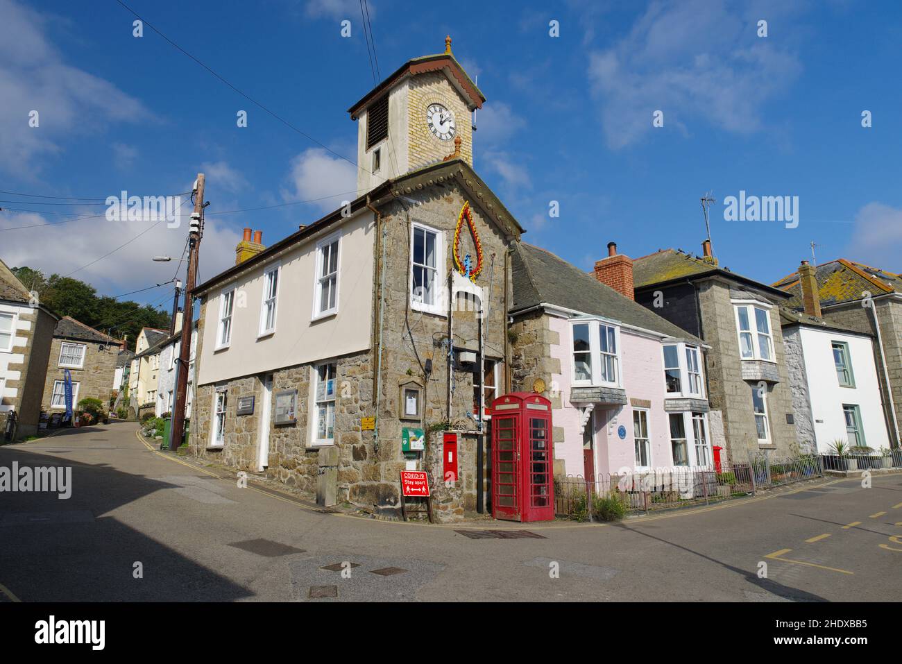 Mousehole village hi-res stock photography and images - Alamy