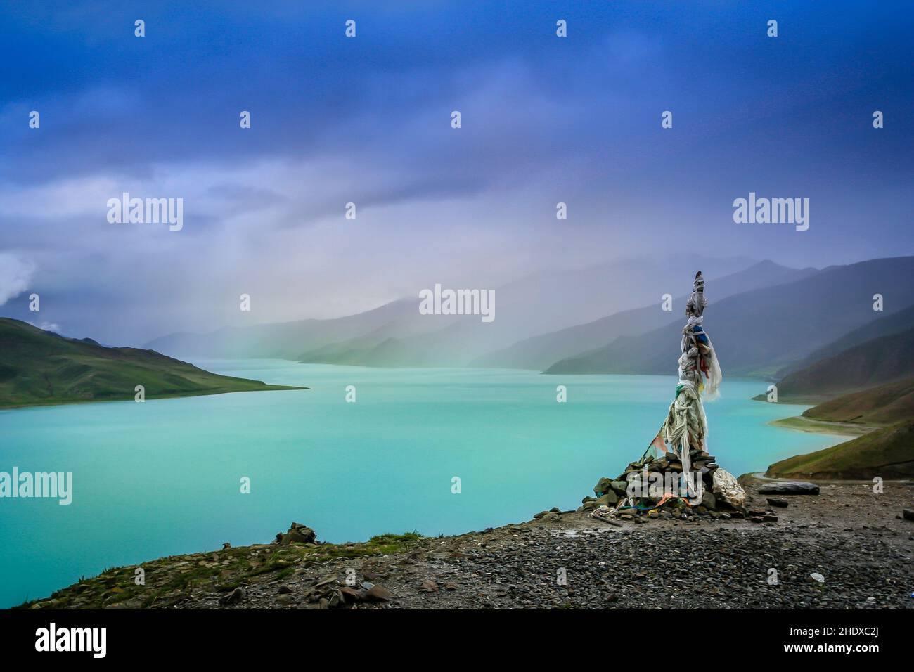 lake, tibet, yamzhog yumco, lakes, tibets Stock Photo - Alamy