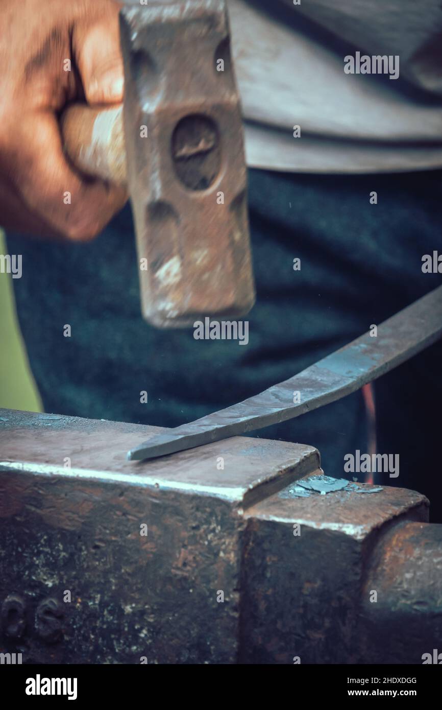 Hammering tool hi-res stock photography and images - Alamy