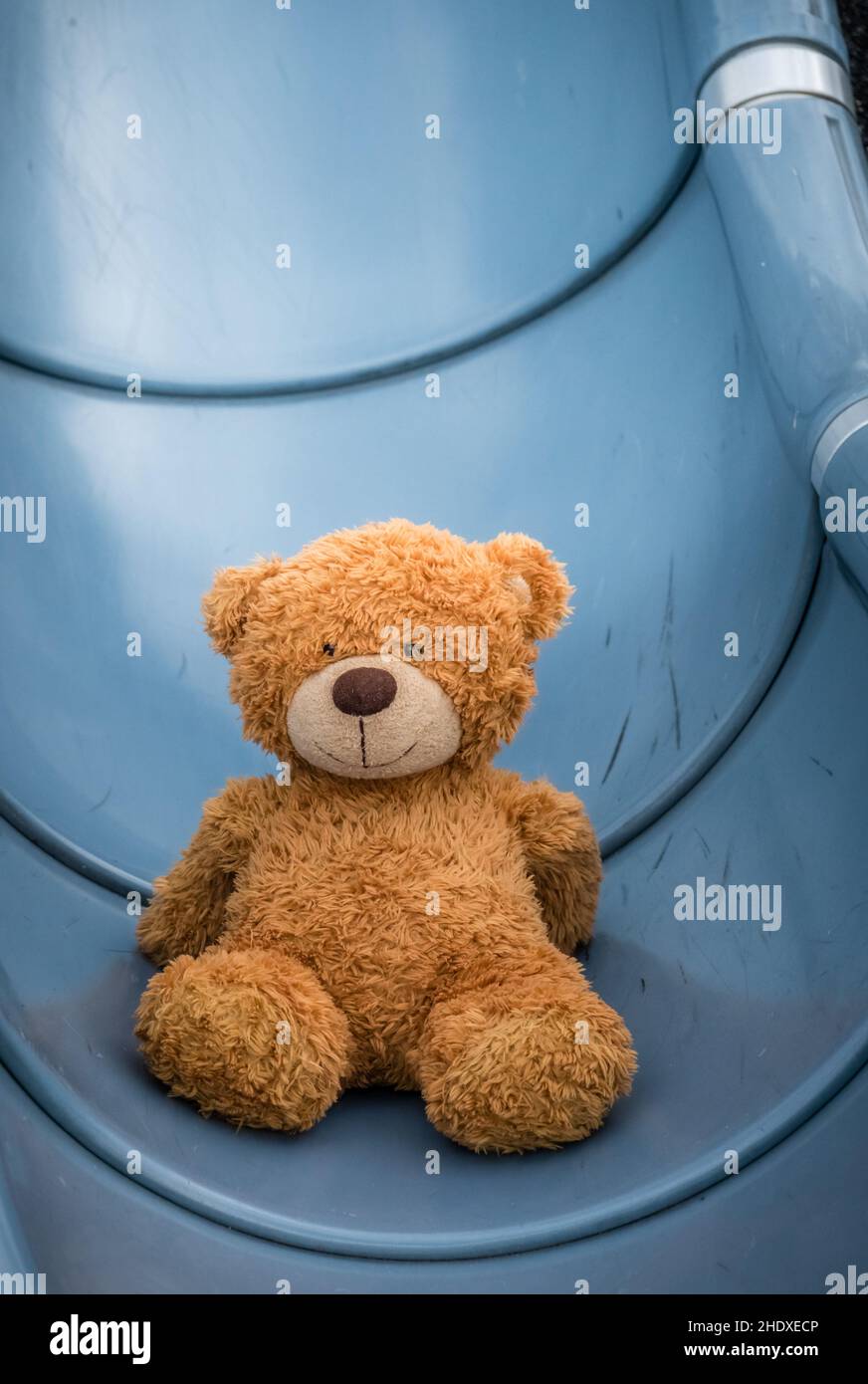 Children playing teddy bears hi-res stock photography and images - Alamy