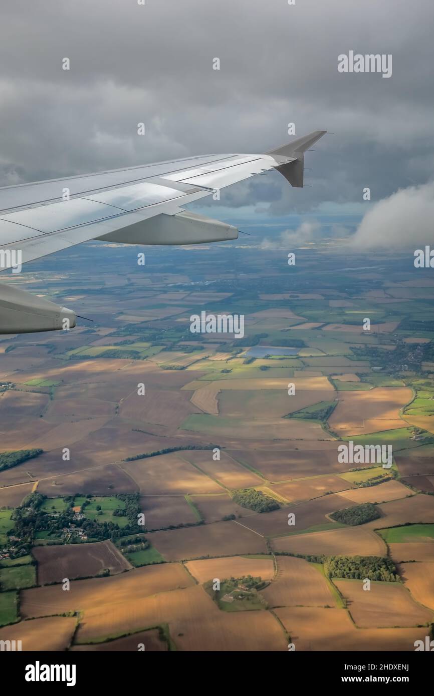 Airplane vertical flight hi-res stock photography and images - Alamy