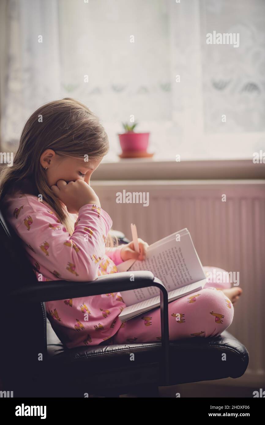 girl, reading, girls, read, reading a book, reading something, to read ...