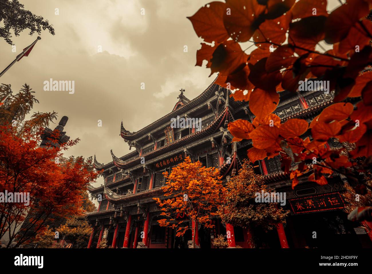 Buddhist temple, chengdu, wenshu yuan monastery Stock Photo - Alamy