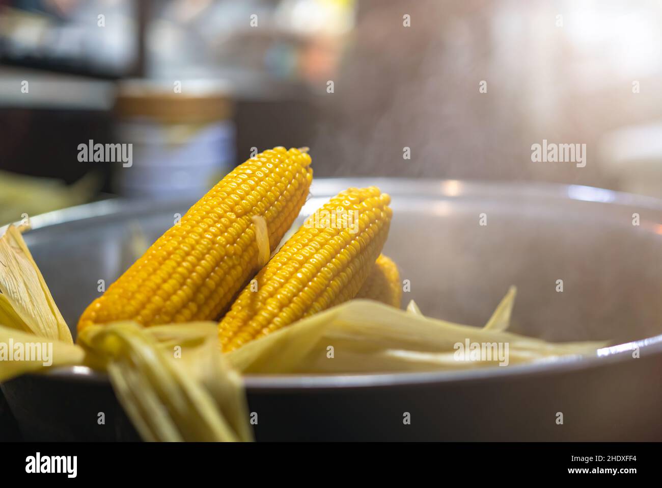 maize cob, steamed, corn on the cobs, steameds Stock Photo - Alamy