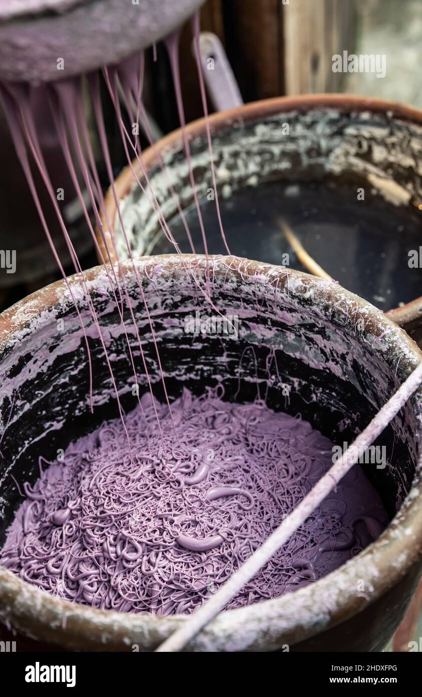 Noodle bowl outside hi-res stock photography and images - Alamy