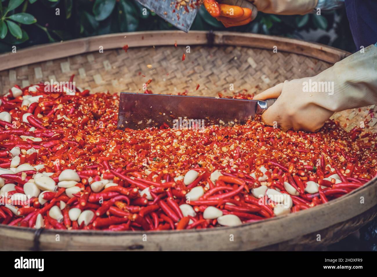 garlic, chili, spice mixture, garlics, spice mixtures Stock Photo - Alamy