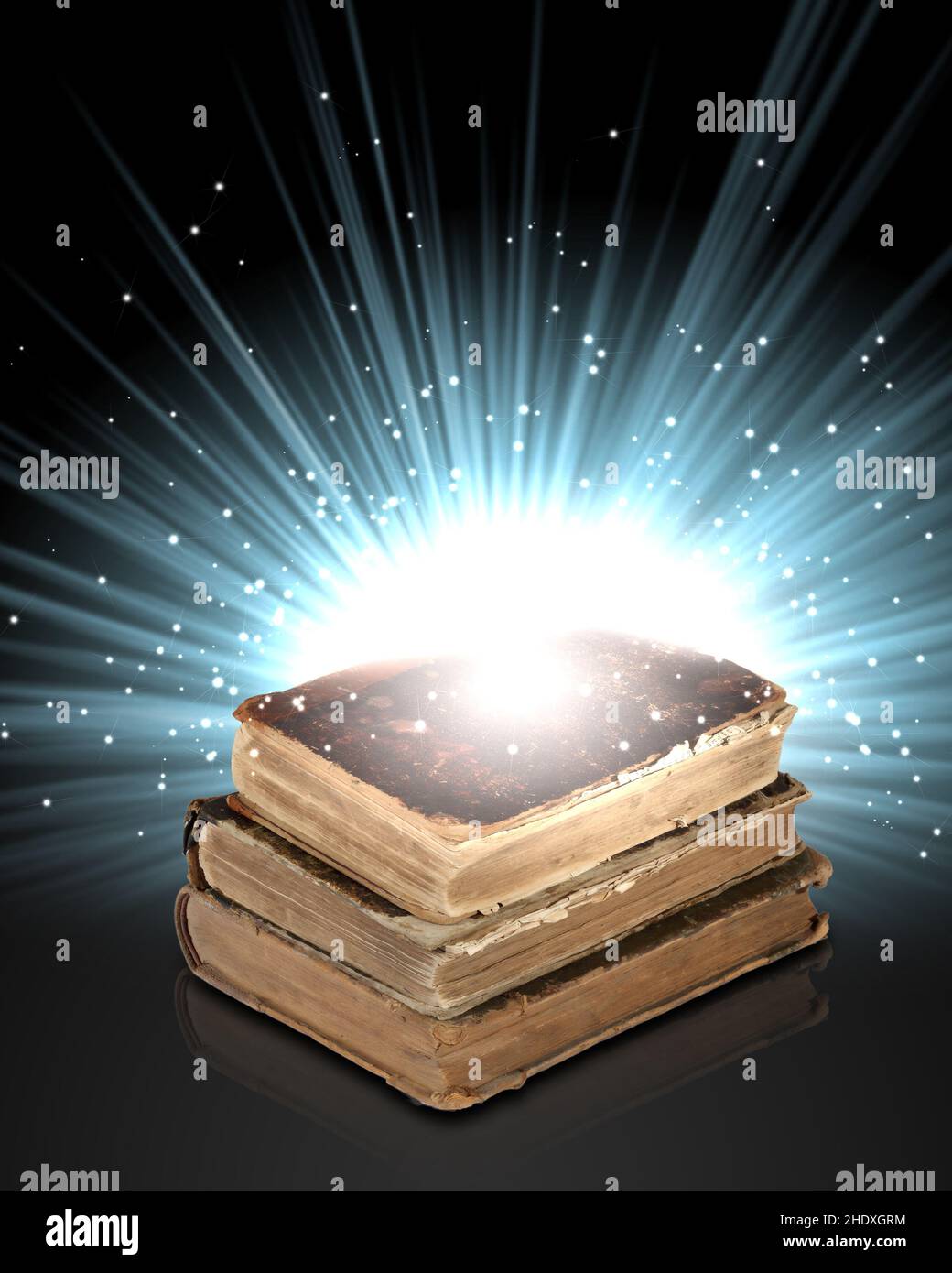 Magical books hi-res stock photography and images - Alamy