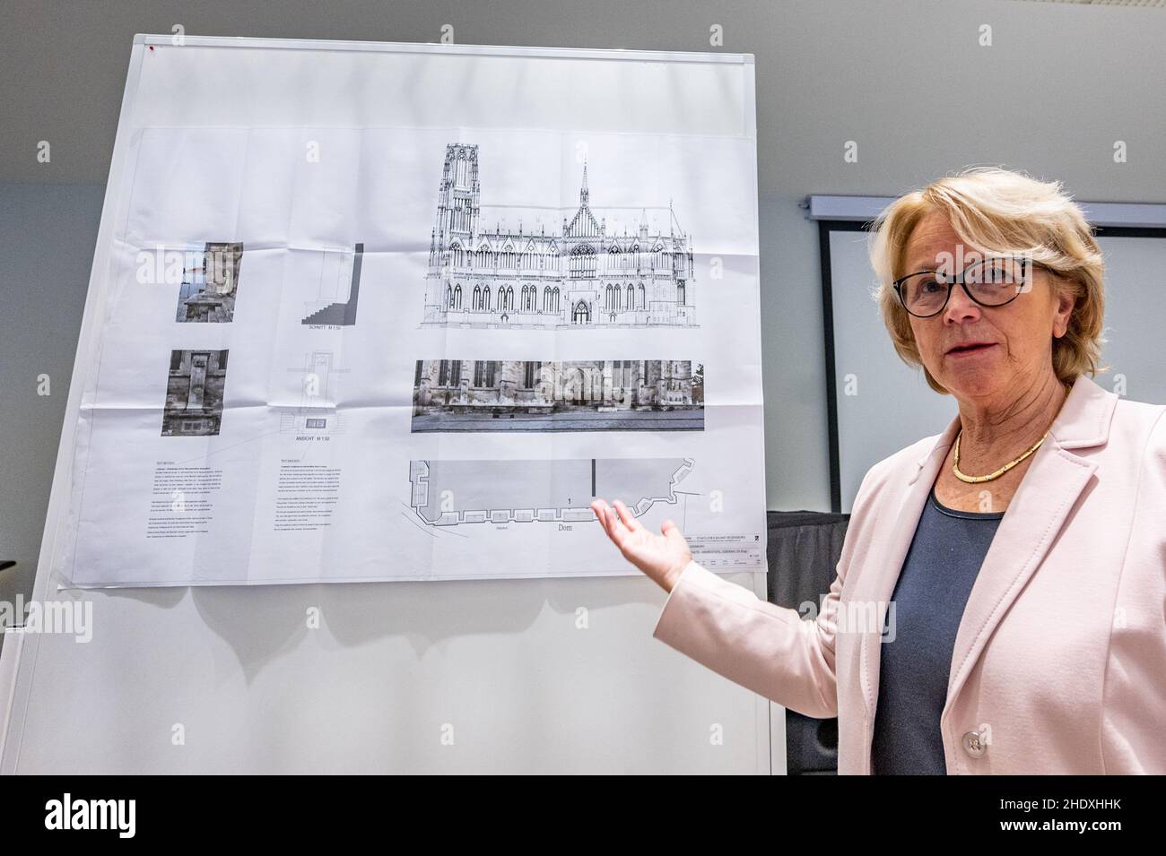 Jewish community middle ages hi-res stock photography and images - Alamy