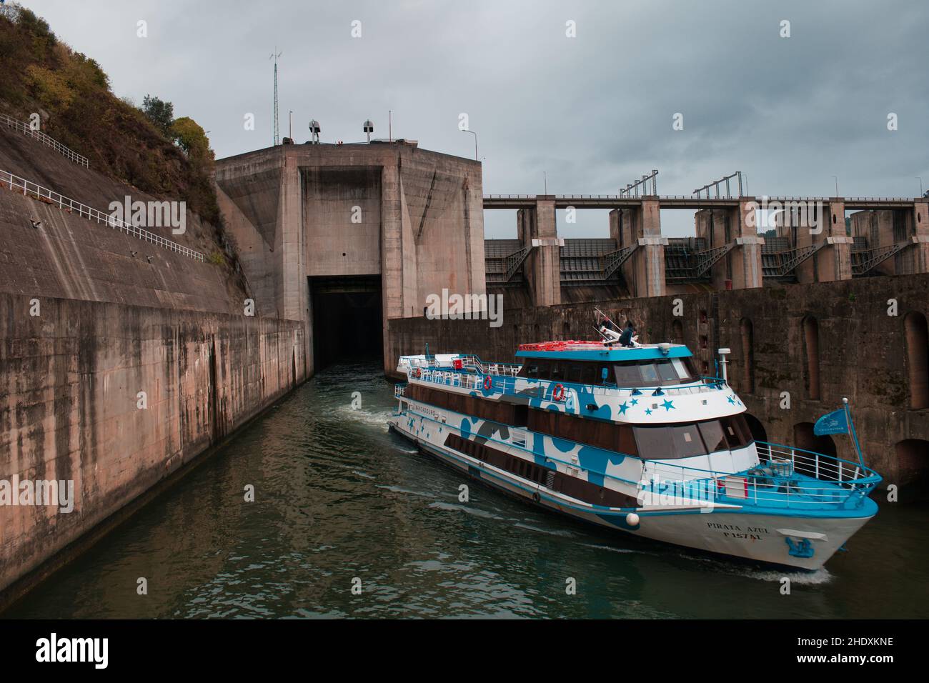 Mv pirata azul hi-res stock photography and images - Alamy