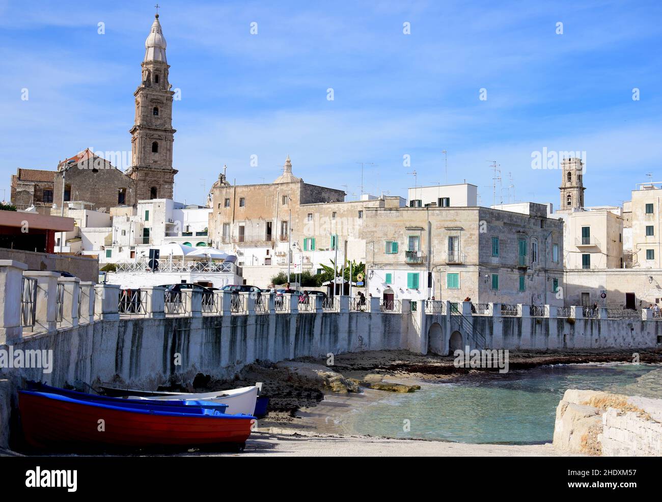 Alleyway monopoli puglia italy hi-res stock photography and images - Alamy