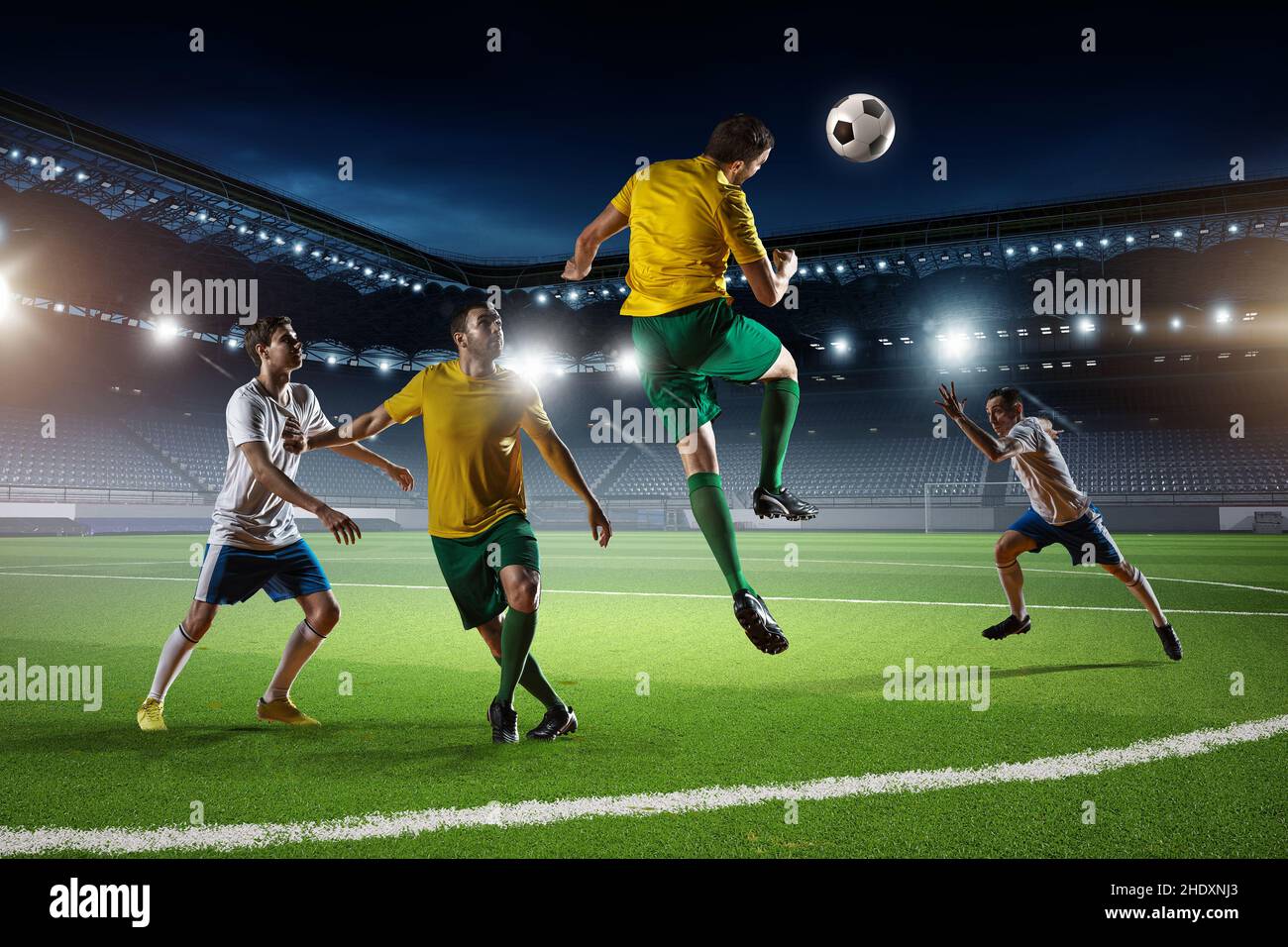 Soccer field attack hi-res stock photography and images - Alamy