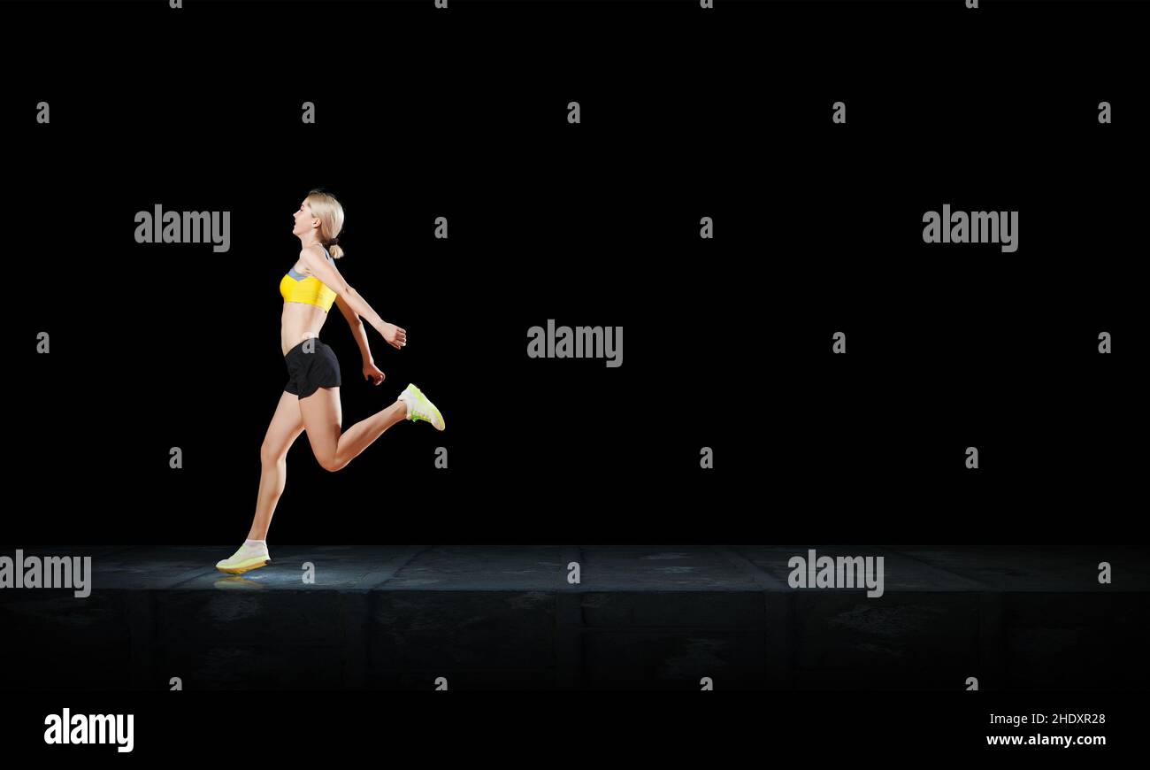 Finish running ladies hi-res stock photography and images - Alamy