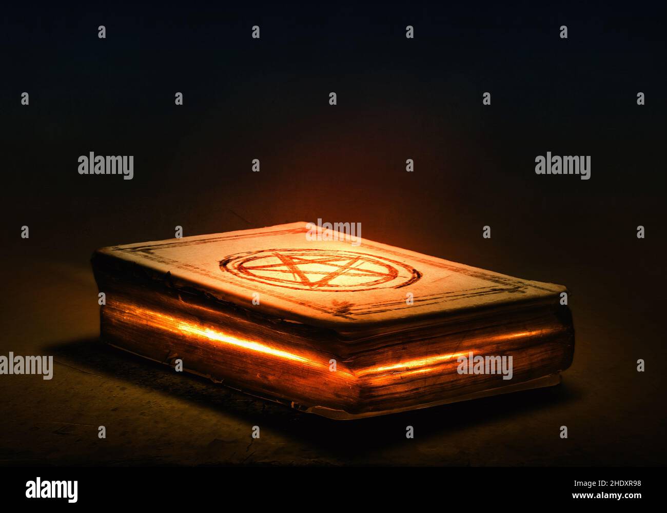 Occultism symbols hi-res stock photography and images - Alamy