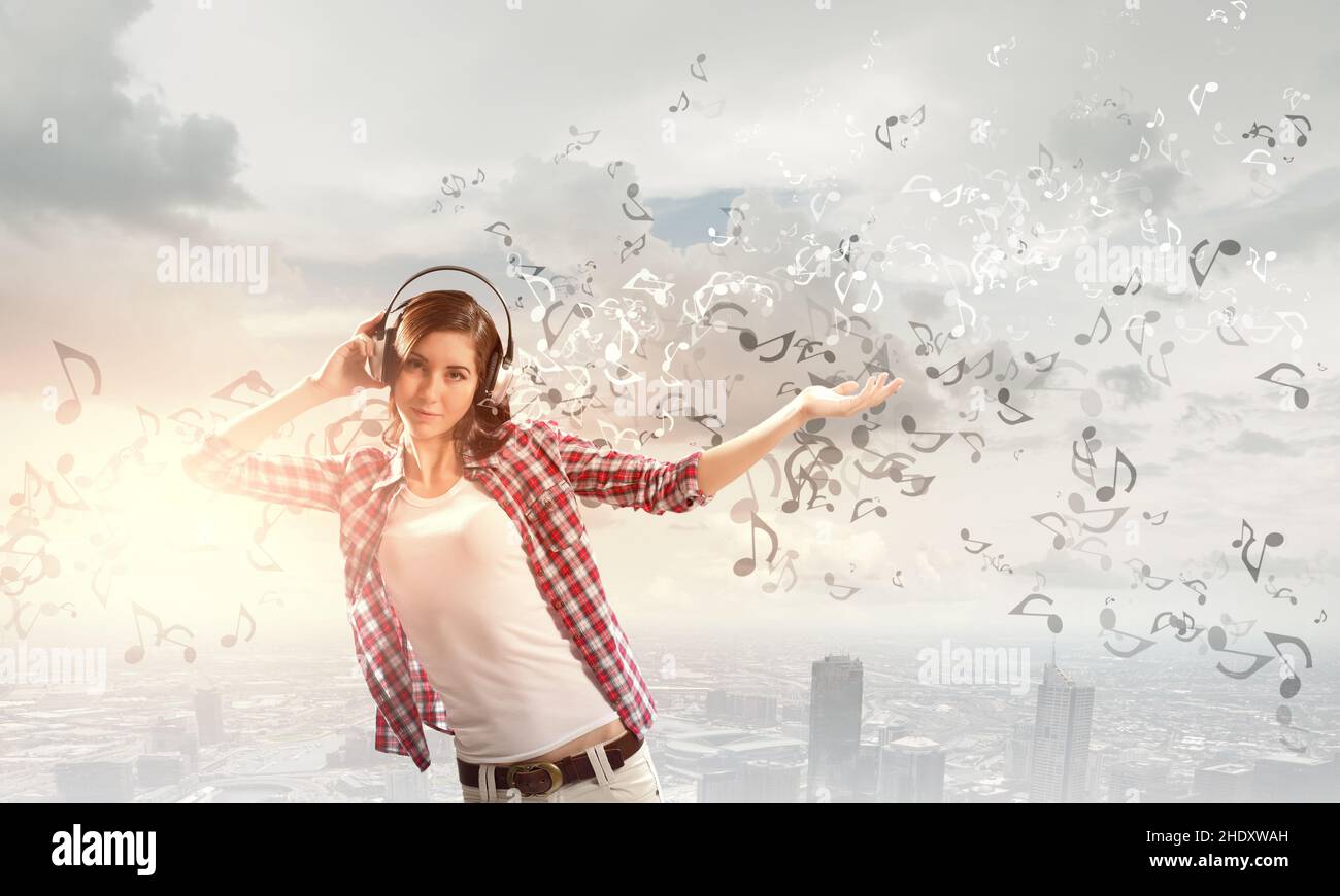 listening to music, party girl, musical note, listening to musics ...