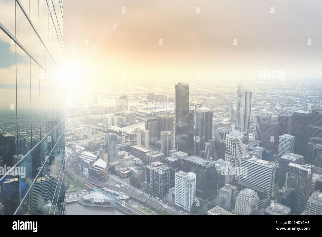 Metropolis centers hi-res stock photography and images - Alamy