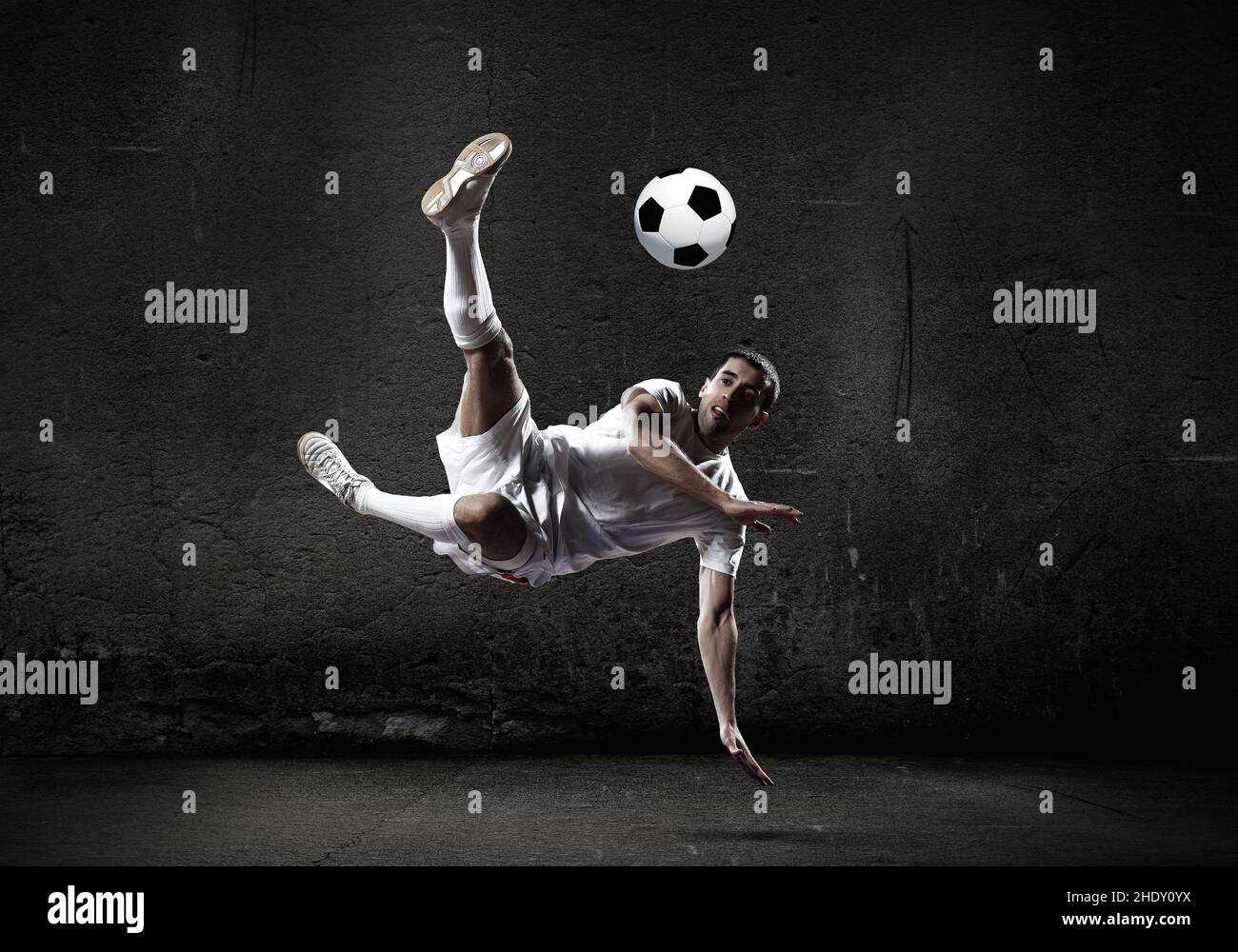 Soccer kick training soccers hi-res stock photography and images - Alamy