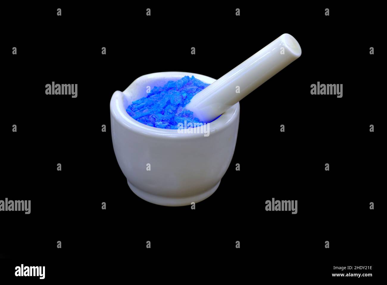 Copper sulfate solid with mortar and pestle Stock Photo - Alamy