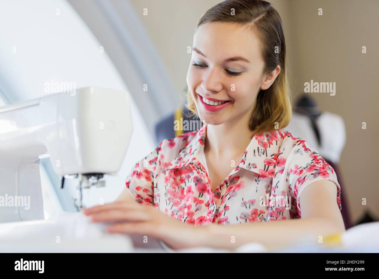 Sewing crafts hi-res stock photography and images - Alamy