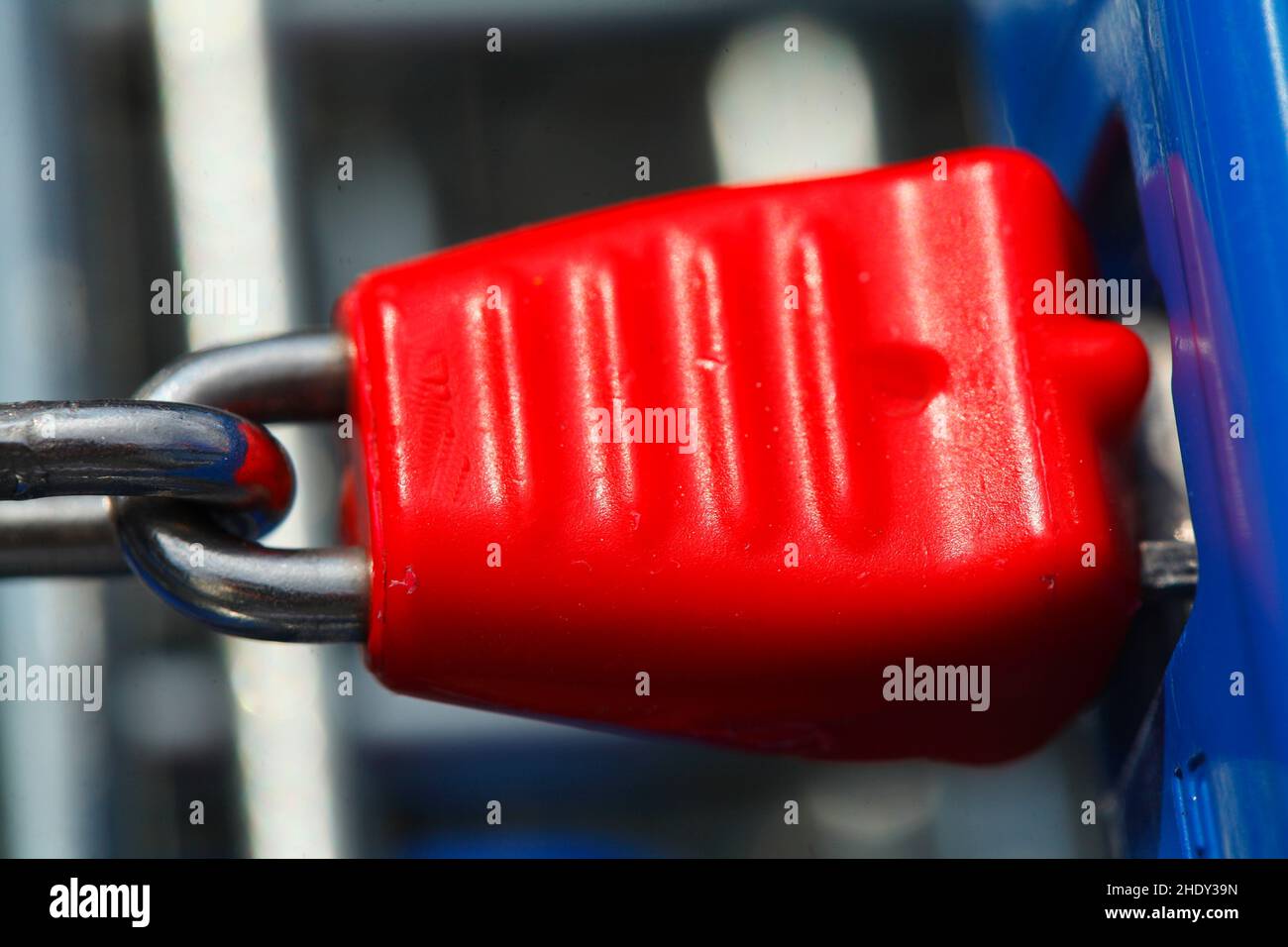 shopping cart, chained, shopping carts, chaineds Stock Photo - Alamy