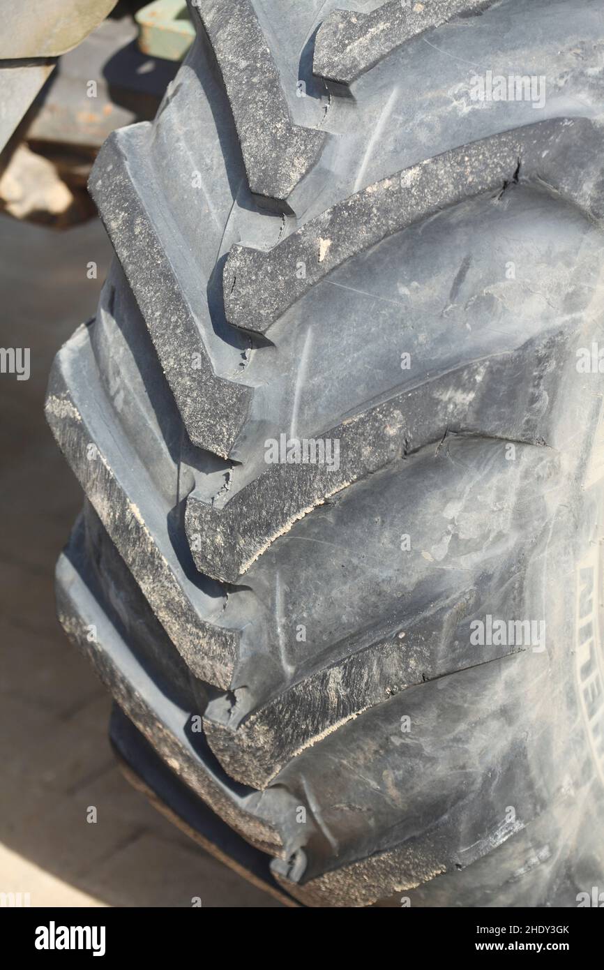 Earthmover tyre hi-res stock photography and images - Alamy