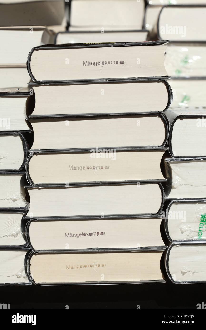 Poor quality of materials hi-res stock photography and images - Alamy