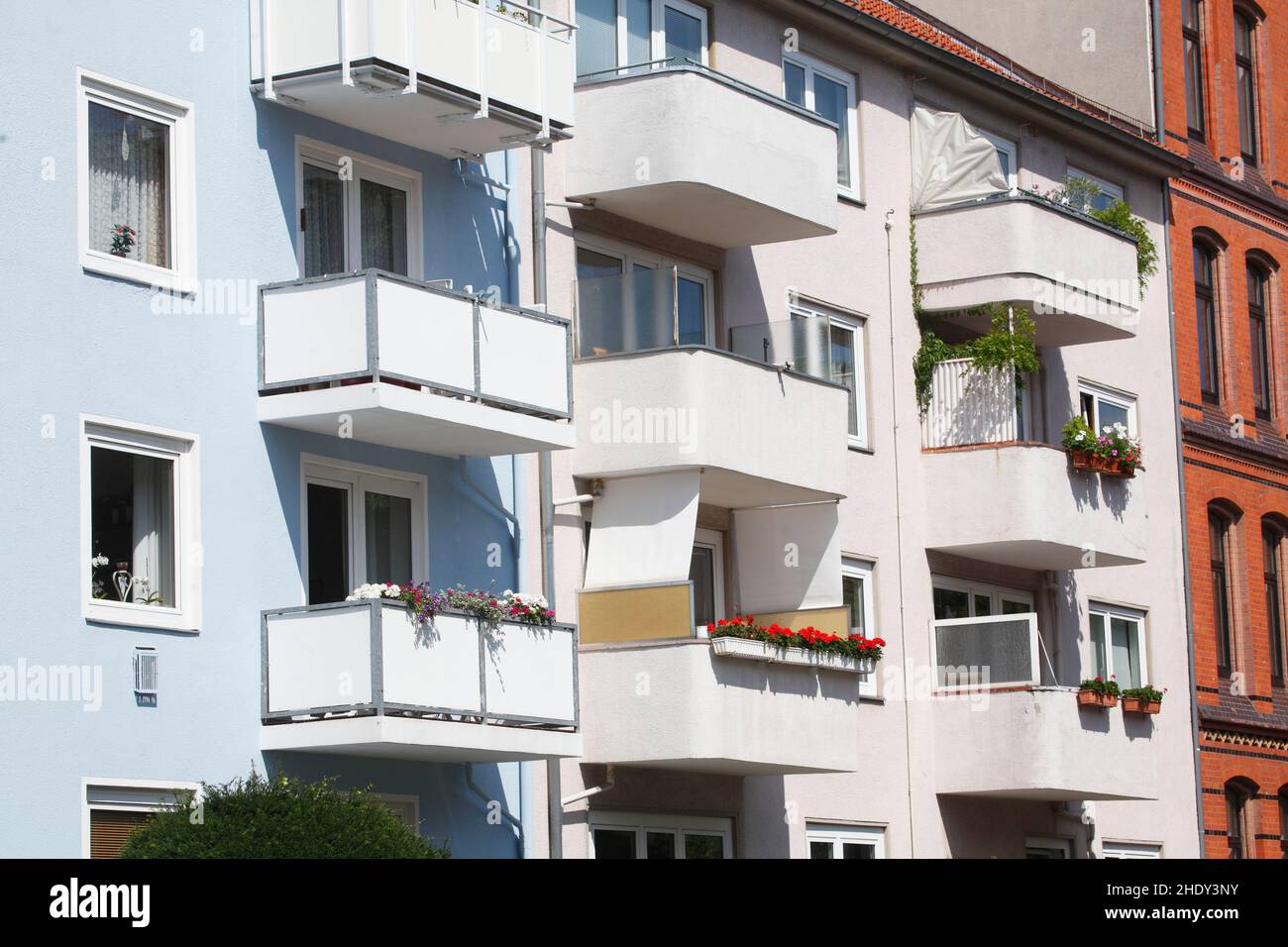 Multifamily property hi-res stock photography and images - Alamy
