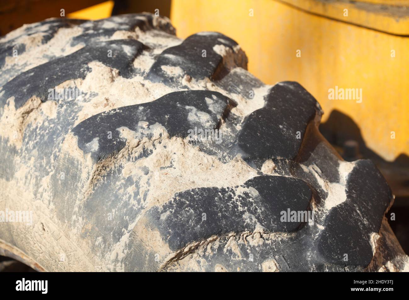 Earthmover tyre hi-res stock photography and images - Alamy