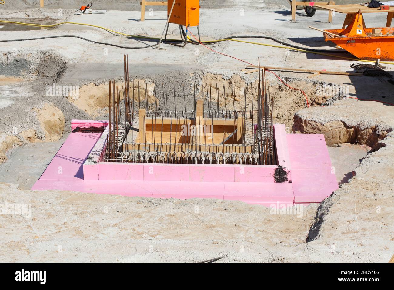 Sand foundations hi-res stock photography and images - Alamy