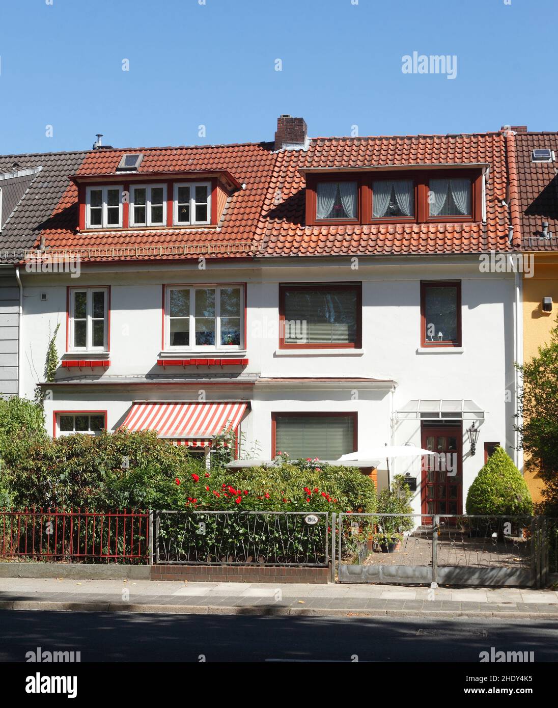 Rent detached houses hi-res stock photography and images - Alamy
