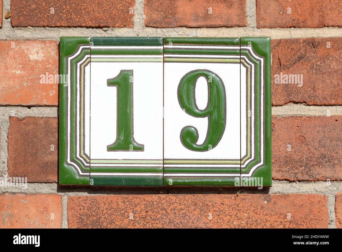 19 nineteen hi-res stock photography and images - Alamy