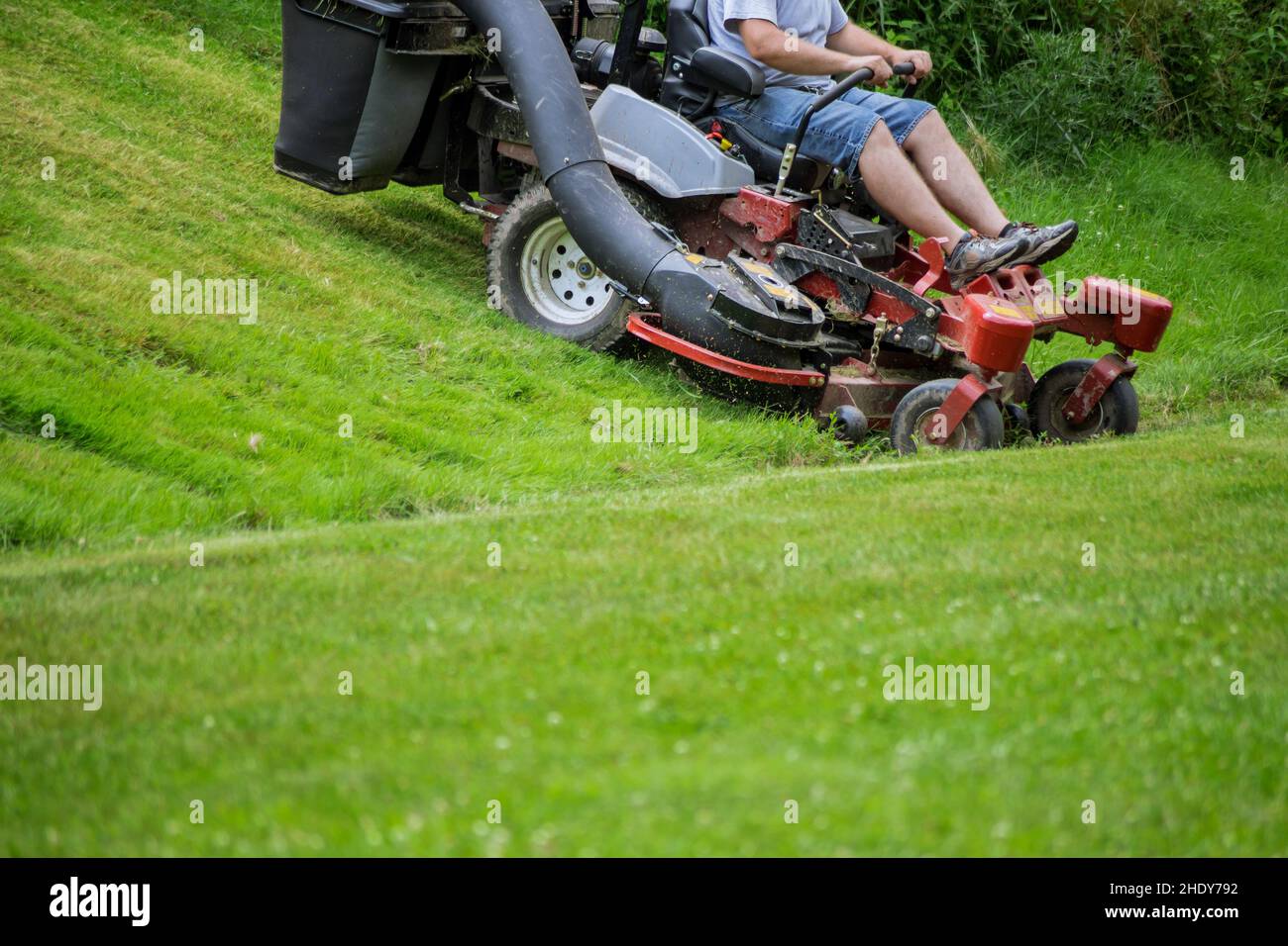 Lawns and hillsides hi-res stock photography and images - Alamy