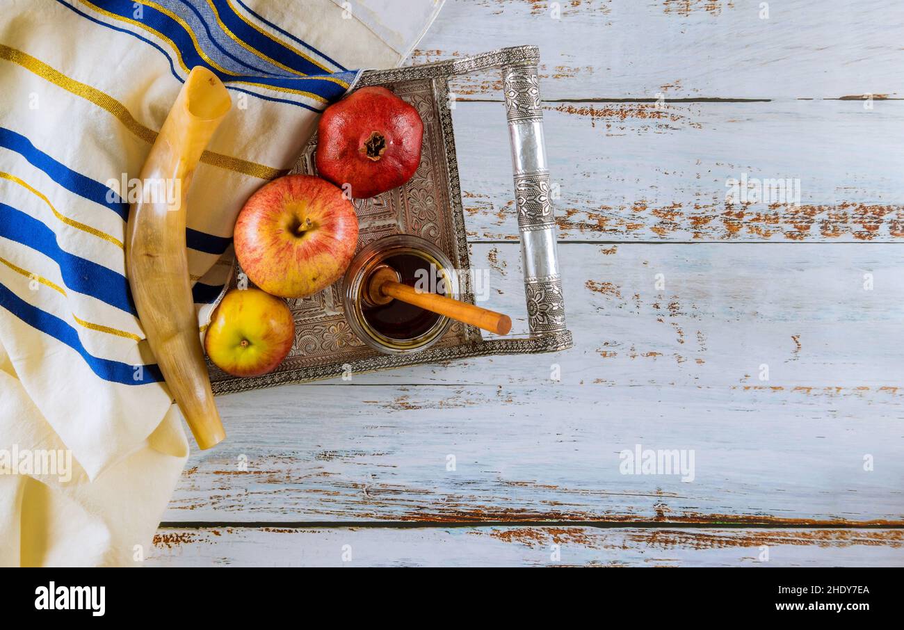 Religion customs hi-res stock photography and images - Alamy