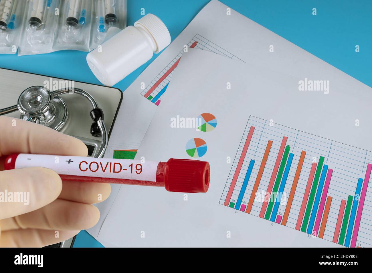 Virus statistics hi-res stock photography and images - Alamy