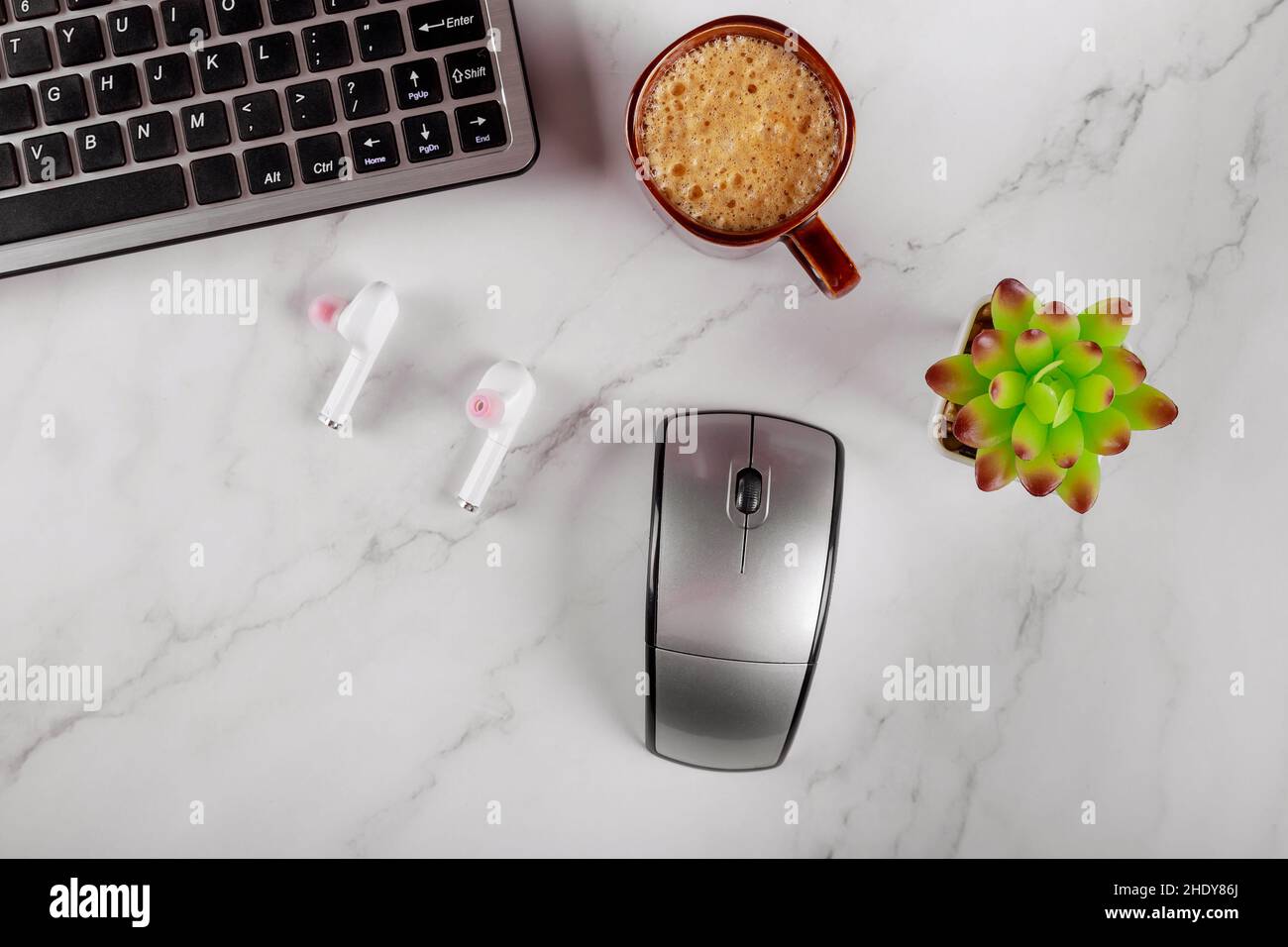 Pc keyboard mouse earphones hi-res stock photography and images - Alamy