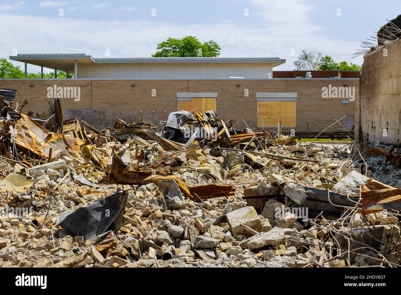 Demolition scrap houses on hi-res stock photography and images - Alamy
