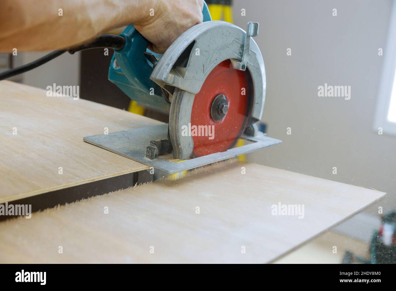 Sawing technique hi-res stock photography and images - Alamy