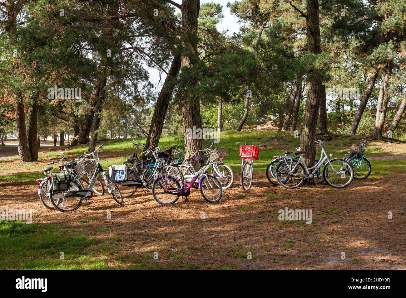 Bike left behind hi-res stock photography and images - Alamy