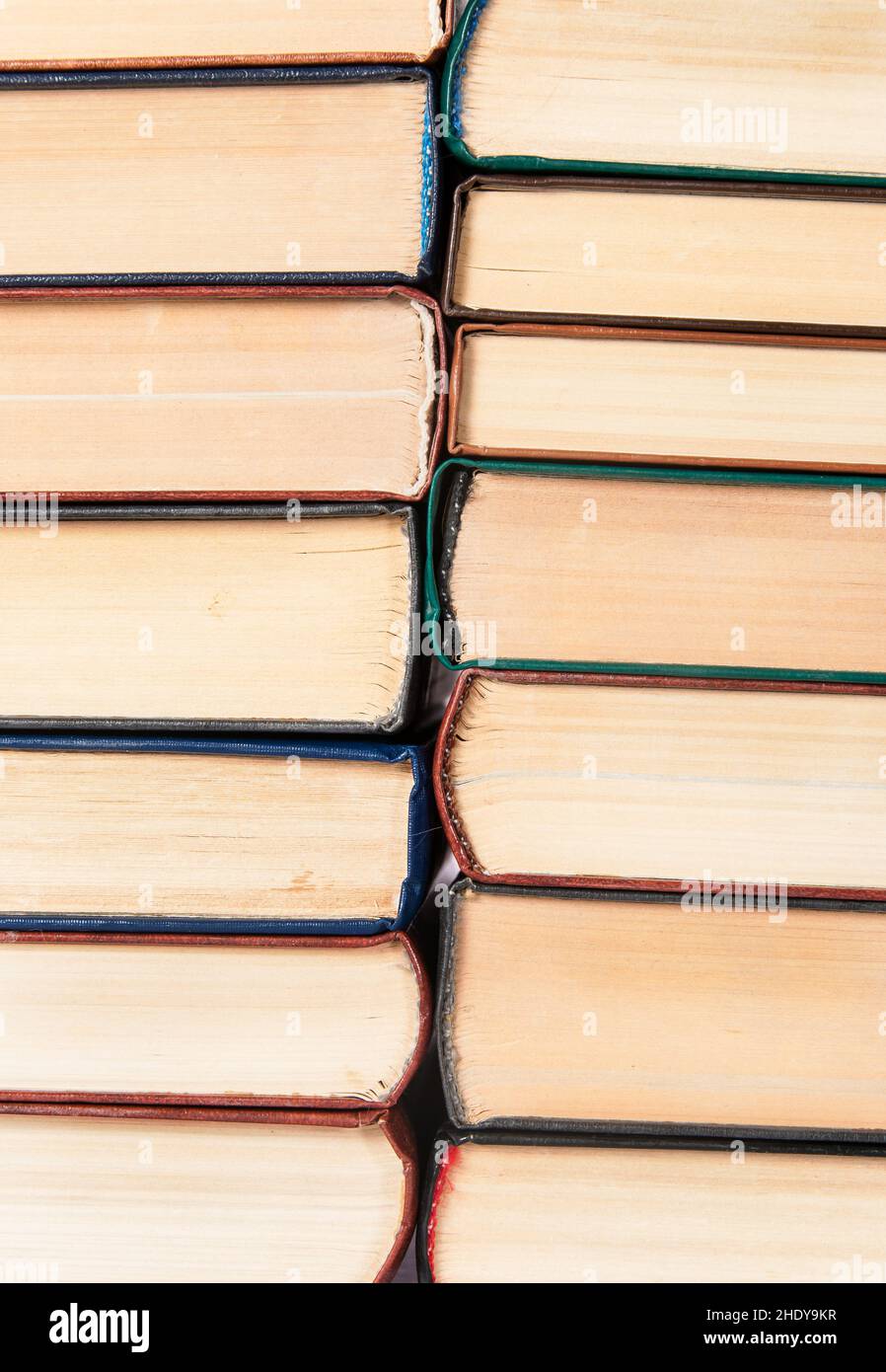 Books arrangements hi-res stock photography and images - Alamy