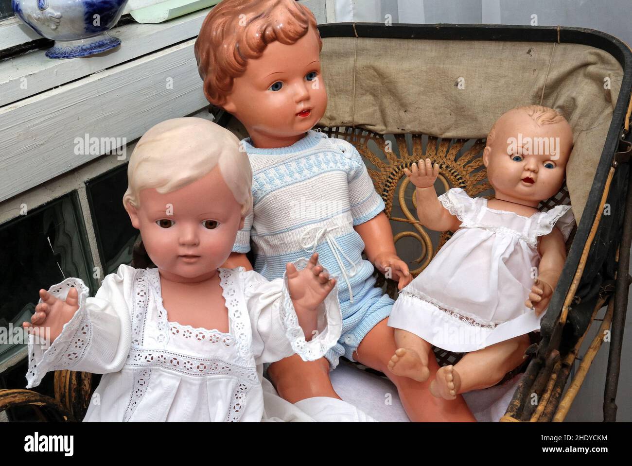 Three old dolls hi-res stock photography and images - Alamy