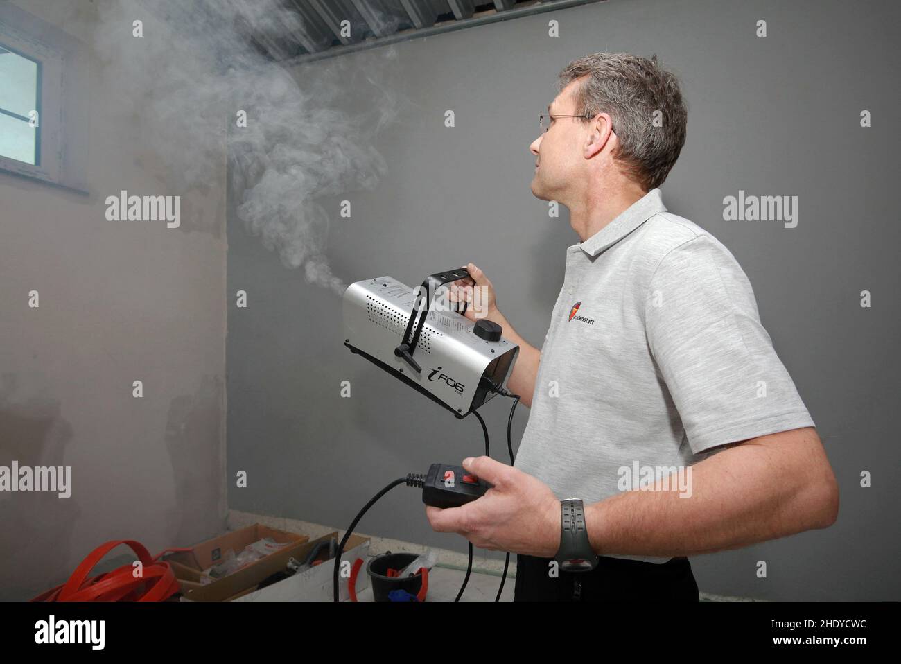 Fog machine hi-res stock photography and images - Alamy