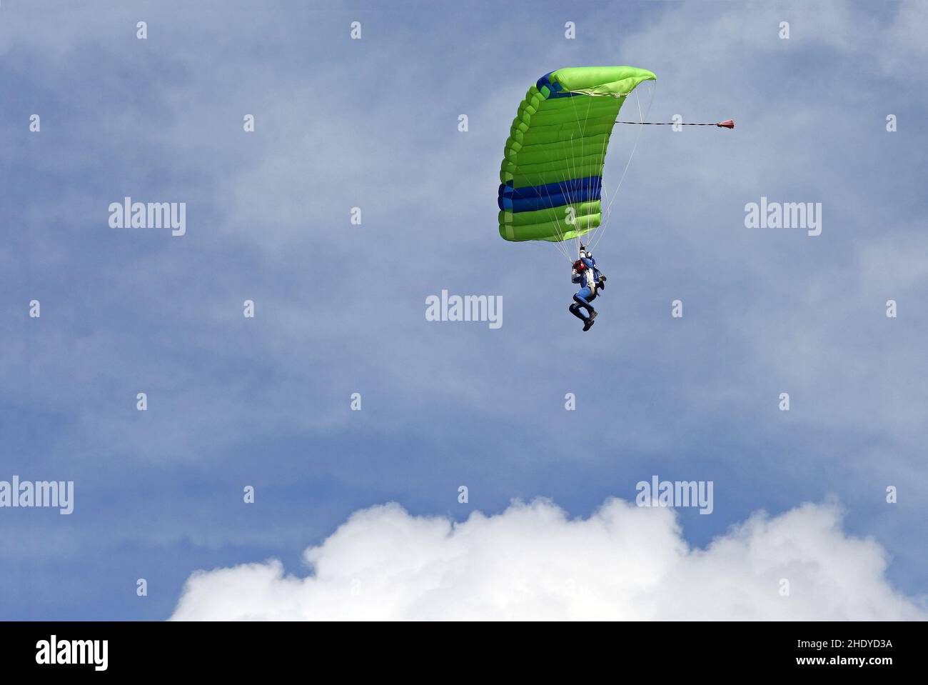 Parachutists aerial view hi-res stock photography and images - Alamy